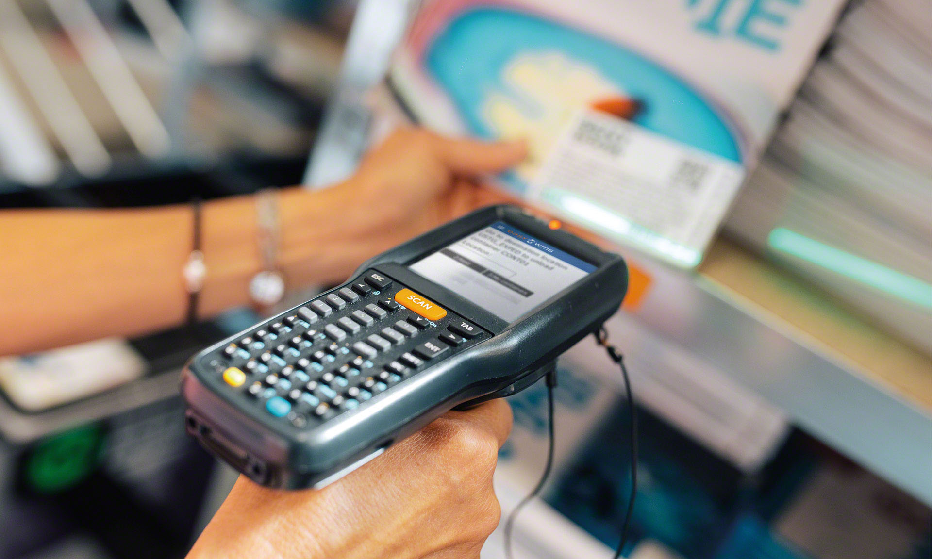 La préparation des commandes e-commerce - Mecalux Belgique