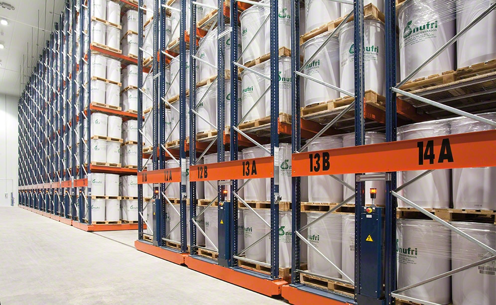 Verrijdbare Movirack en inrijstellingen voor Nufri - Mecalux.be