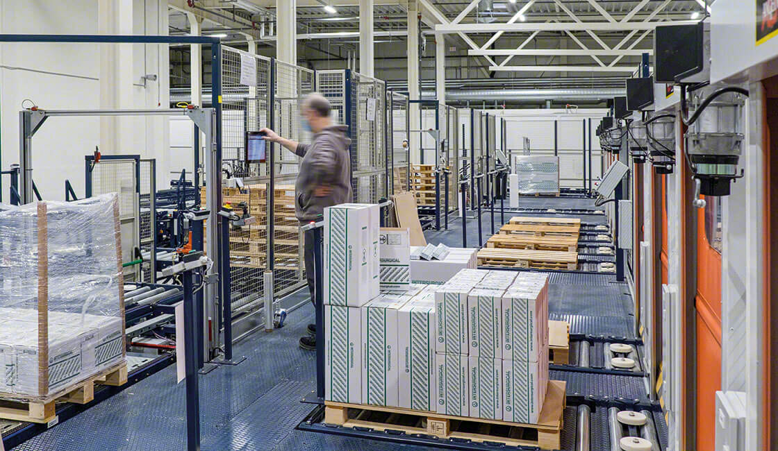 La logistique sanitaire d'Intersurgical (interview) - Mecalux Belgique