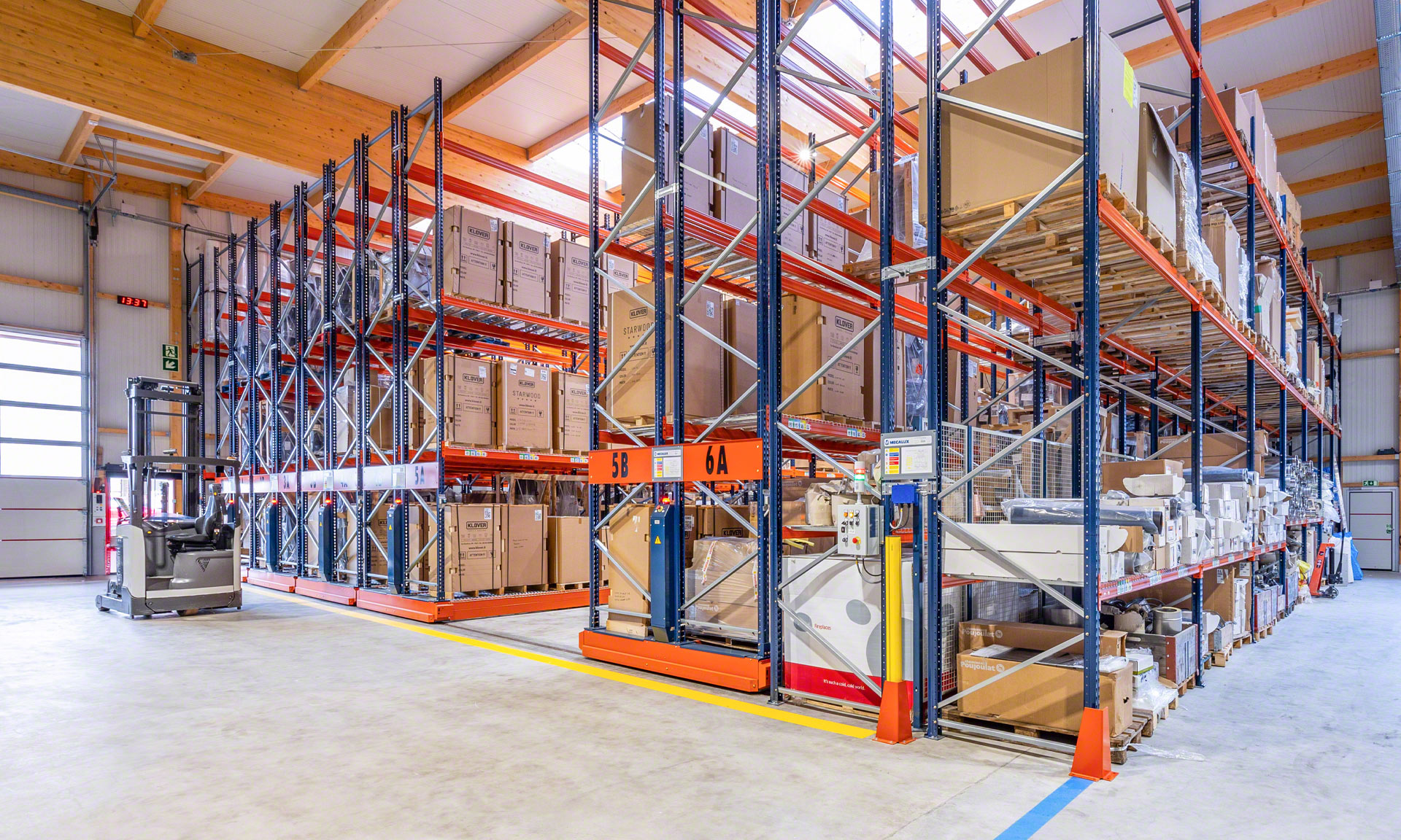 Carron-Lugon : entrepôt de cheminées et poêles en Suisse - Mecalux Belgique
