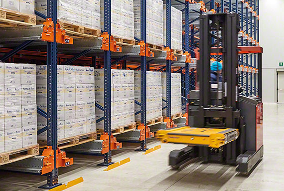 Pallet Shuttle Systeem (Shuttle Stellingen) - Mecalux.be