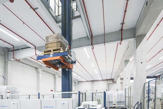 Palletliften (verticaal transport) - Mecalux.be